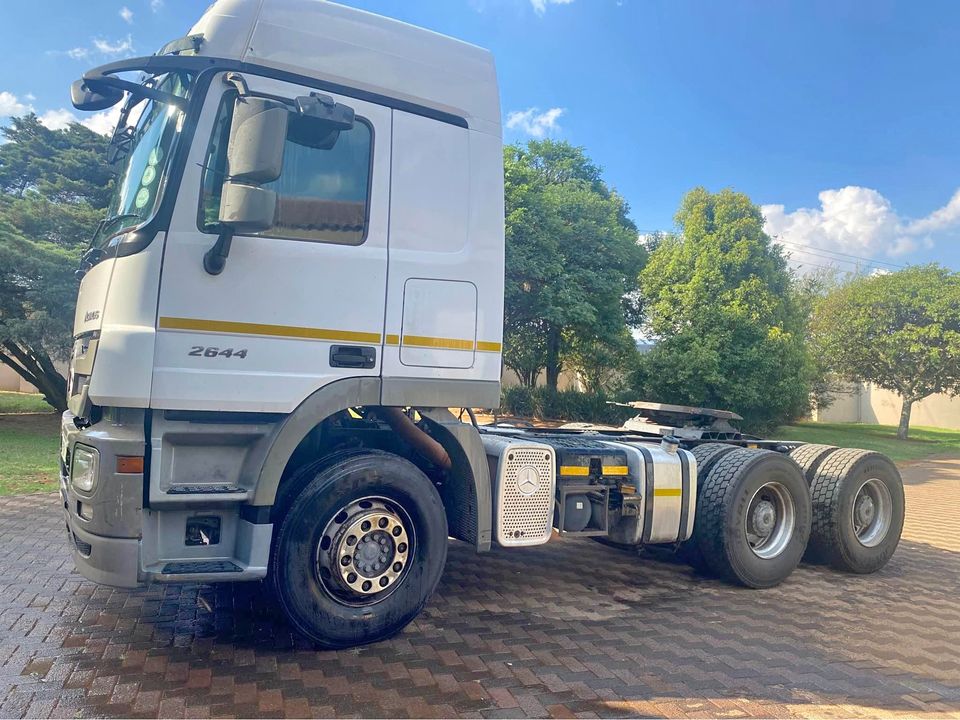 2012 Mercedes Benz Double Diff Horse